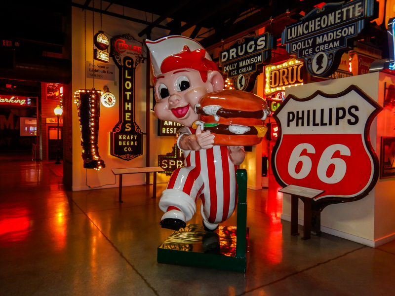 Cincinnati, Ohio – American Sign Museum – Trums Travels